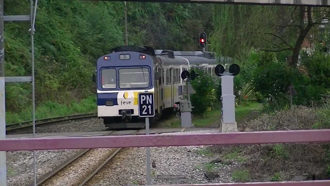 FEVE 2351 por Ablaña hacia Baiña - YouTube