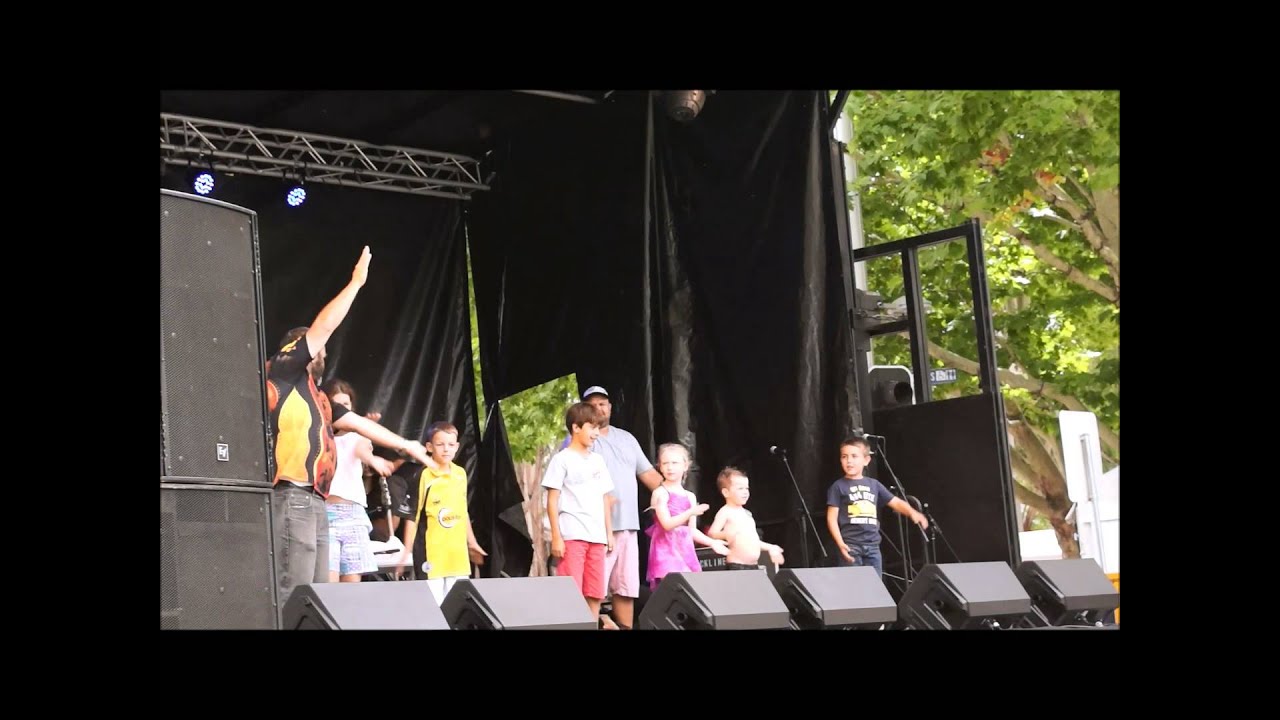 Wombat wobble at Multicultural Festival 2015 2 - YouTube