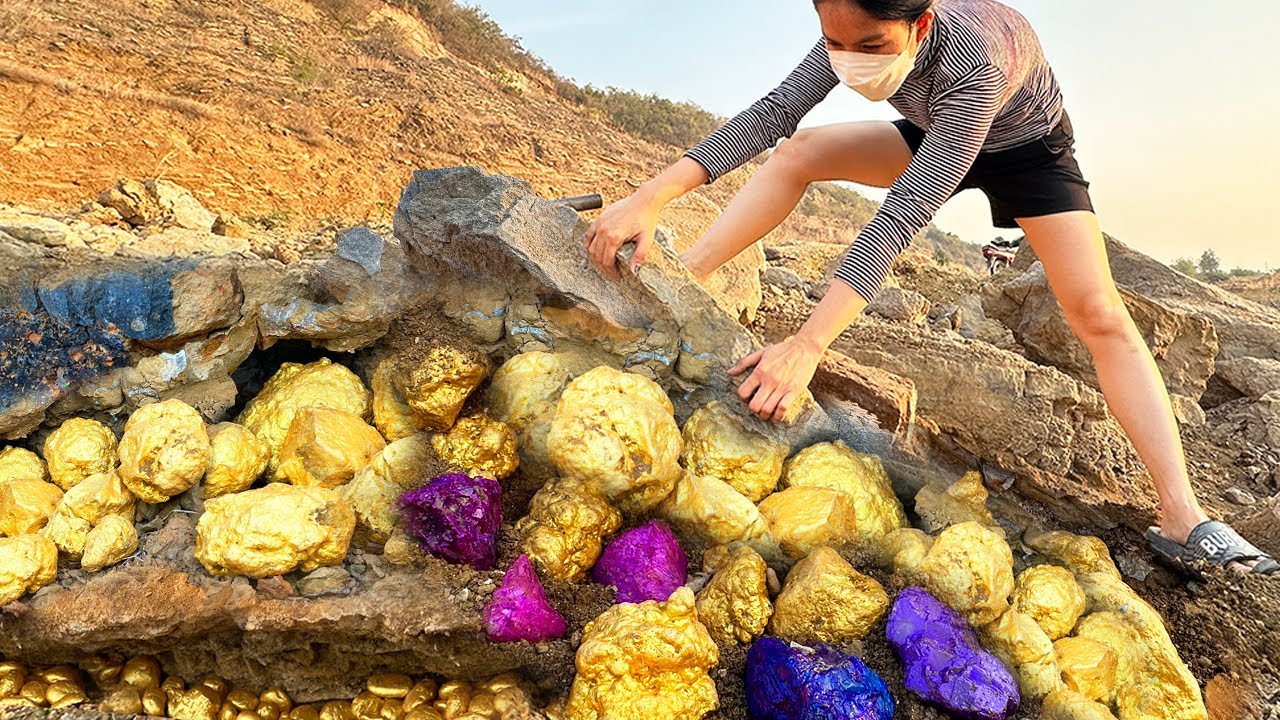 The Art of Agate Gemstone & Gold Mining : The Girl Digging A lot Gold ...