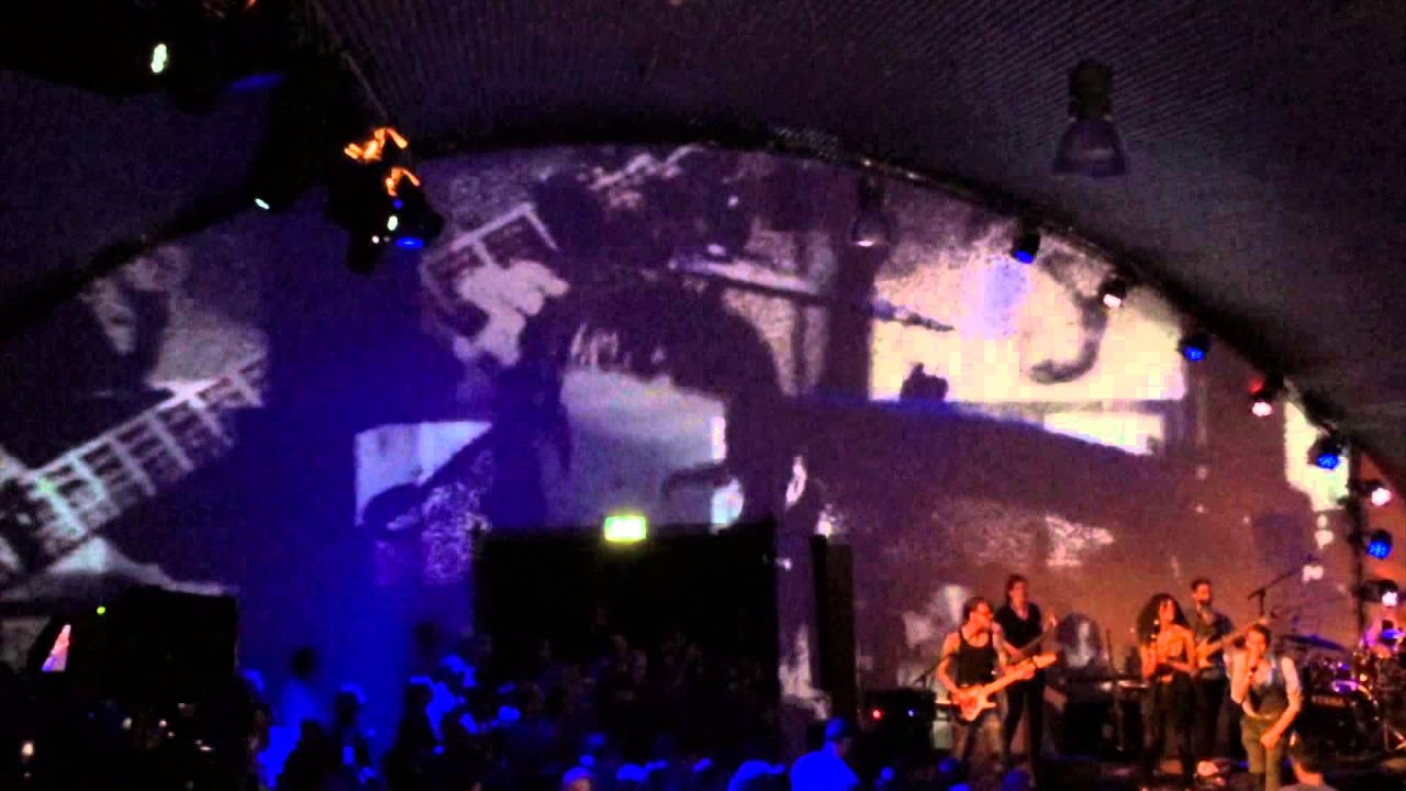 applegreen PROJECTION Kemi Cee & Familiy Hangar E210 - YouTube