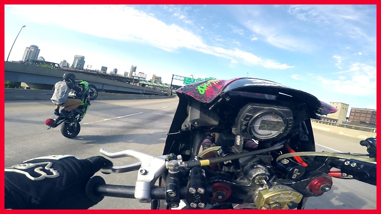 MOTORCYCLE STUNTS Riders Do Wheelies on Highway 2016 - YouTube