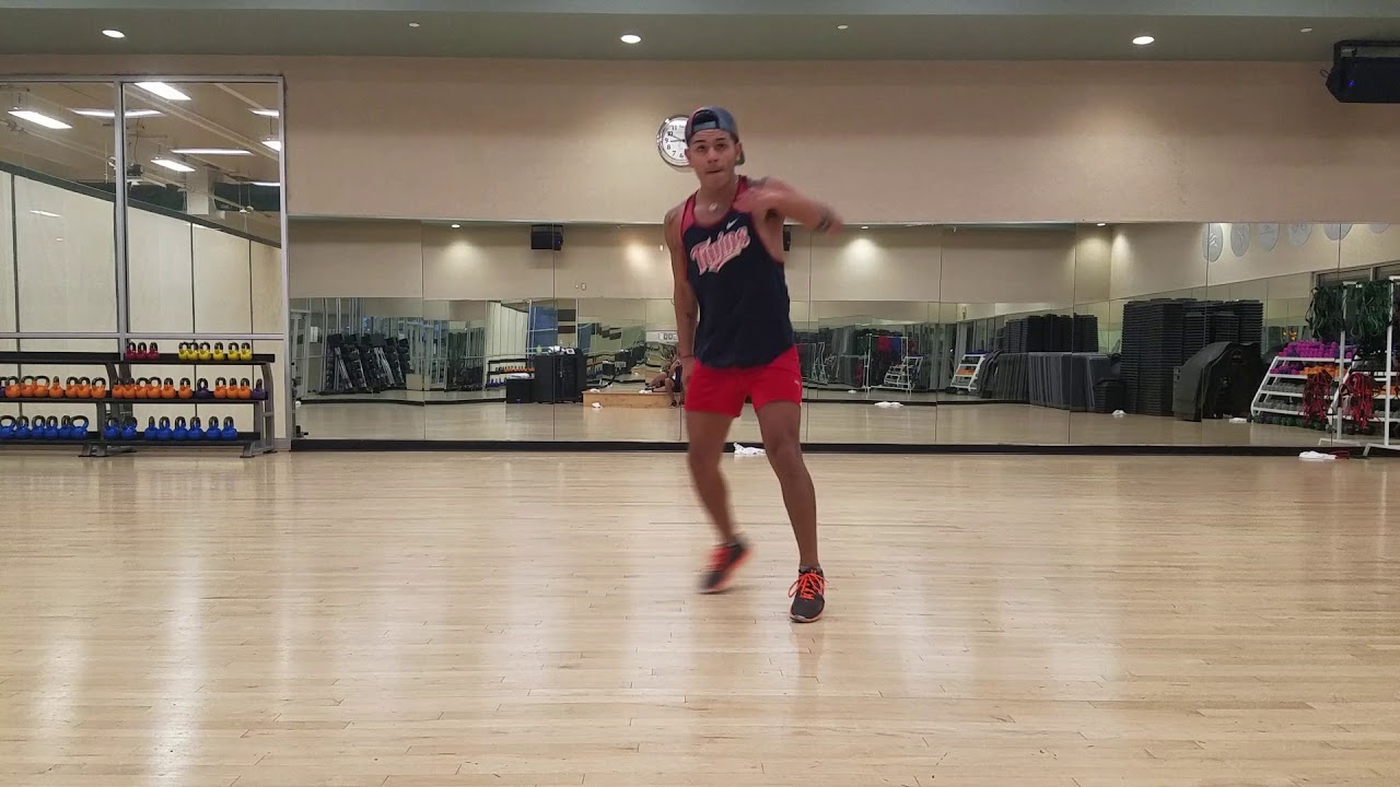 Turning heads-Dance jam - YouTube