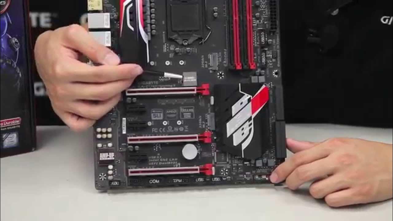 GIGABYTE 100 Series - GA-Z170X-Gaming 5 Unboxing & Overview - YouTube