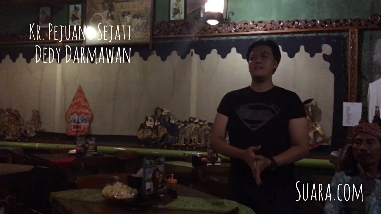 Dedy Darmawan - Keroncong Pejuang Sejati - YouTube