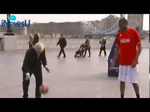 Boris Johnson Basketball Trick - YouTube