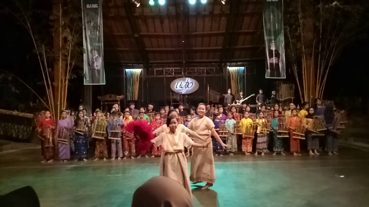Saung Angklung Mang Udjo | Pertunjukan Angklung Nusantara 2018 ...