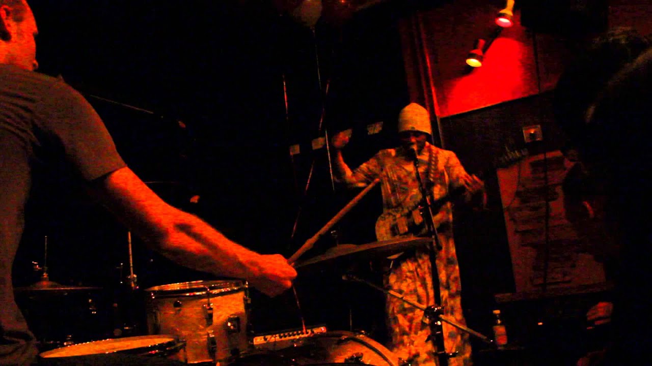 Stinky Smelly - song 9 - YouTube