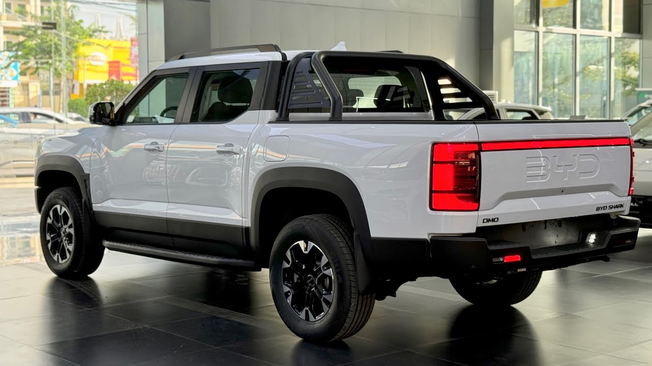 First-Look! 2024 BYD SHARK DMO (Pallas White) - Plug-In Hybrid Pickup ...