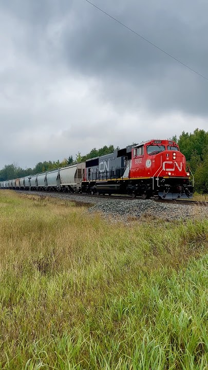 SD75IACC Rebuild CN 8302 on the hill at Lindbrook, Alberta - YouTube