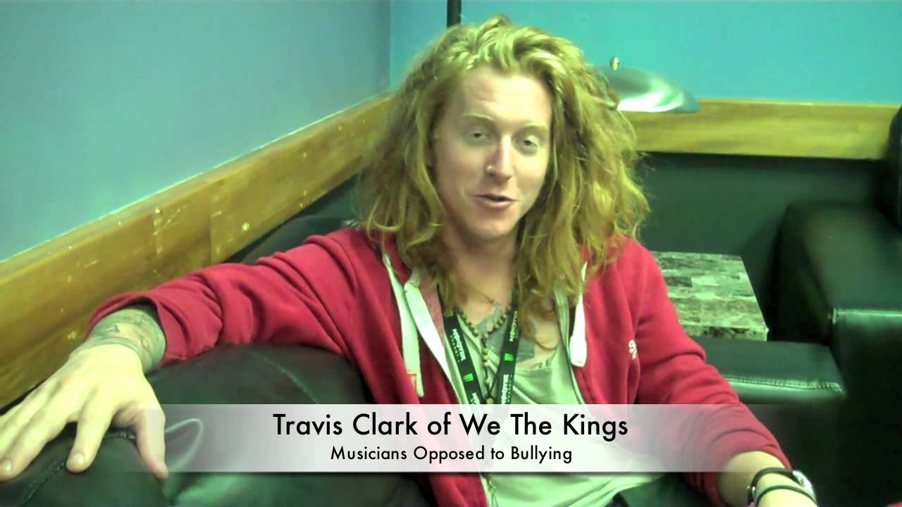 Travis Clark of We The Kings Supports Positivity - YouTube