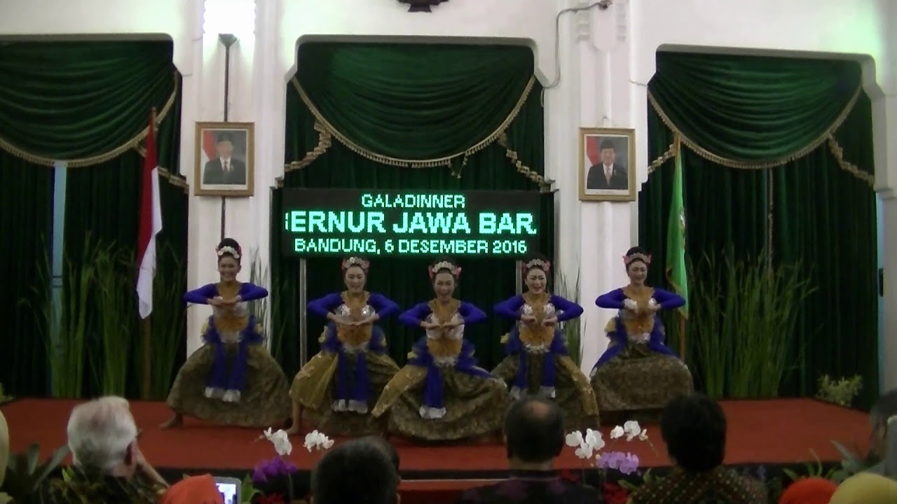 Rumingkang Jr gedung sate #Ronggeng Genit# #Jaipongan : Buyung ...