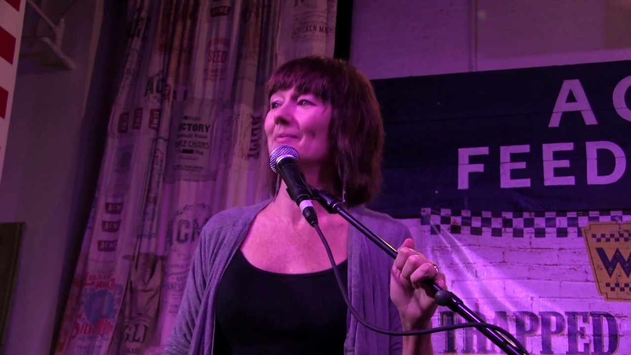Lari White featuring Guthrie Trapp - "Love Right" live in Nashville ...