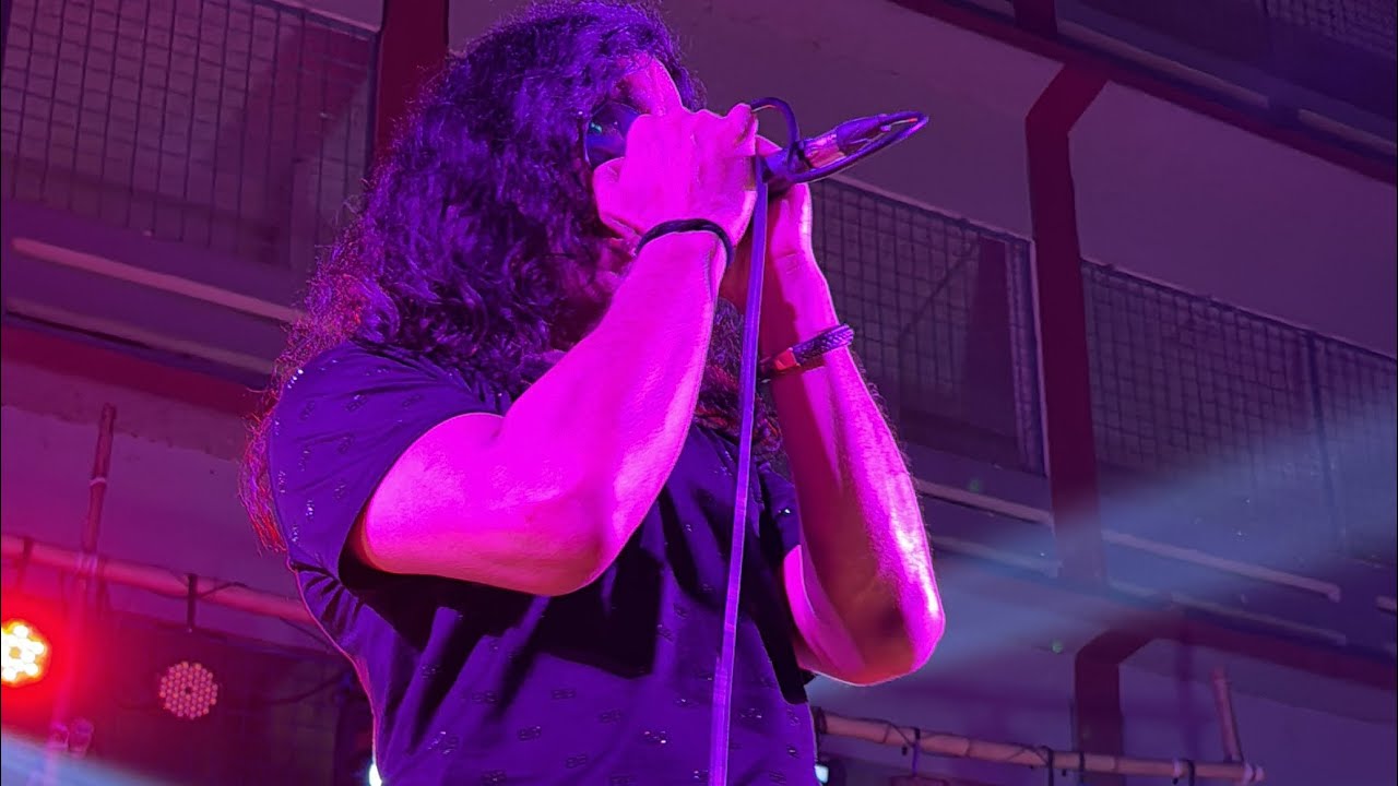 একাকি | HASAN BAND Ark | Live Concert in Kushtia Zilla School - YouTube