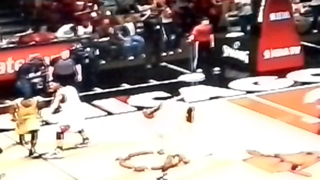 Backwards dunk - YouTube