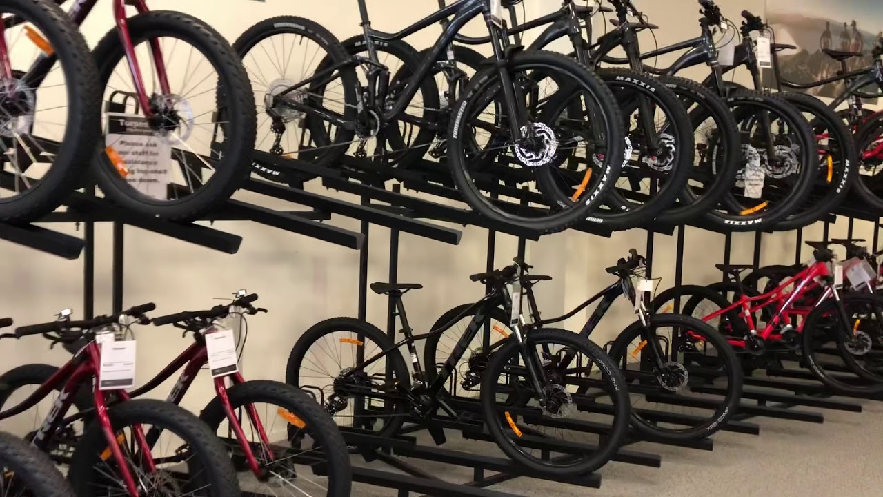 Newzealand Auckland bicycle shop visit to change a pedal - YouTube