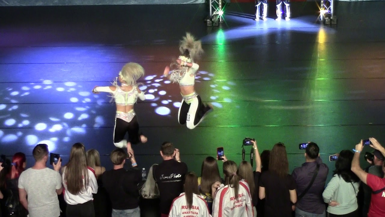 Selina Jappeè & Julie Sofie Wichmann - Disco WC 2018 - YouTube