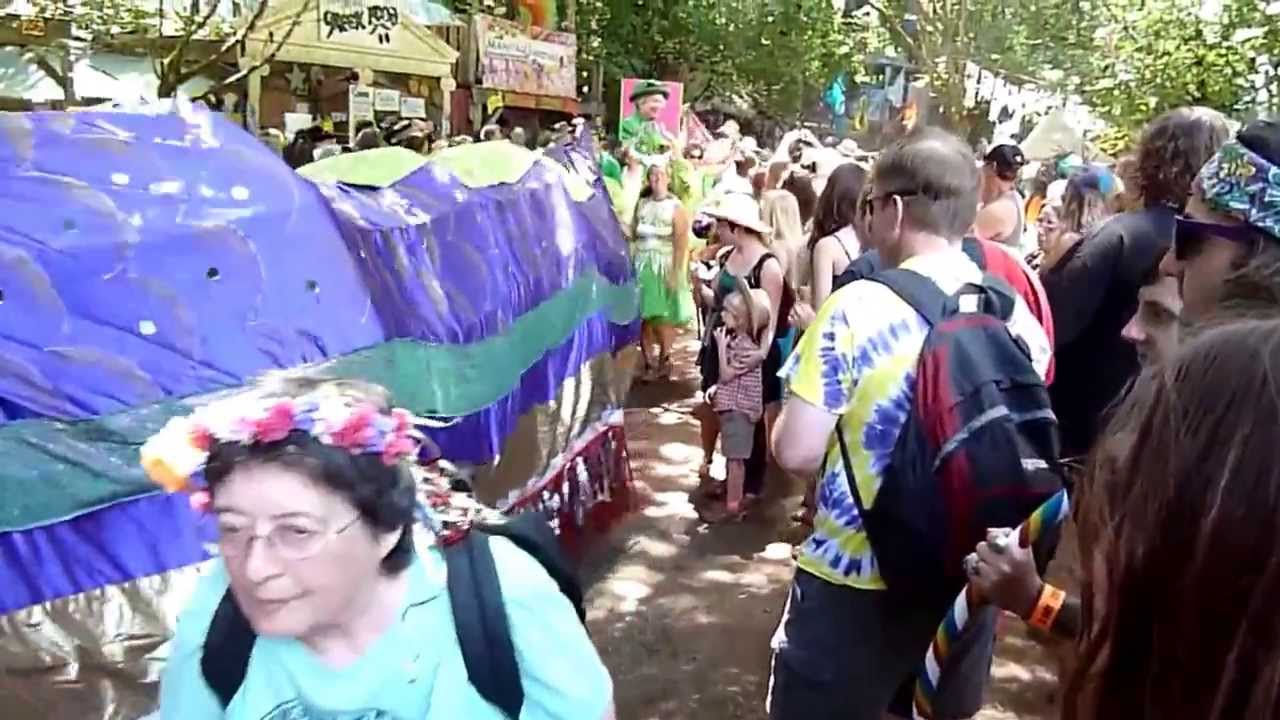 Oregon Country Fair Parades 2013 - YouTube