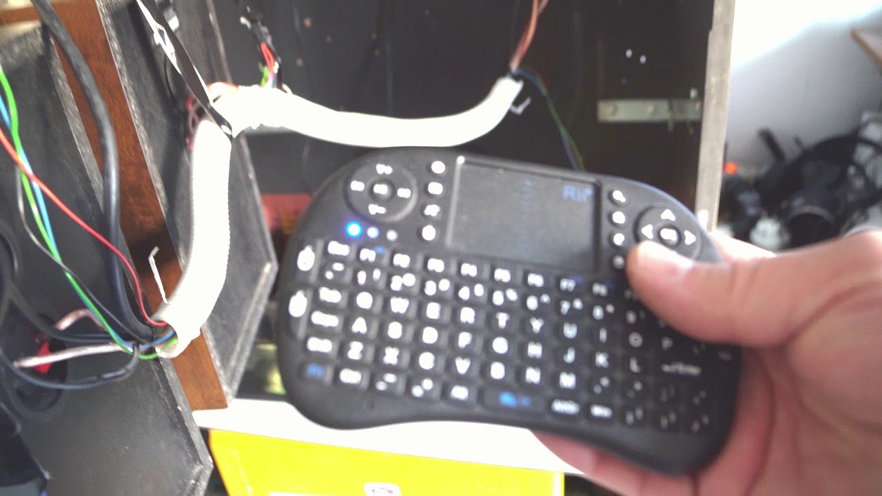 jukebox from raspberry pi ( chundermike) - YouTube