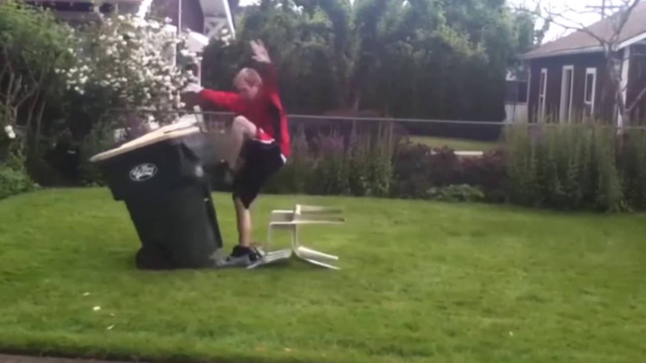 dank meme kid falls off chair - YouTube