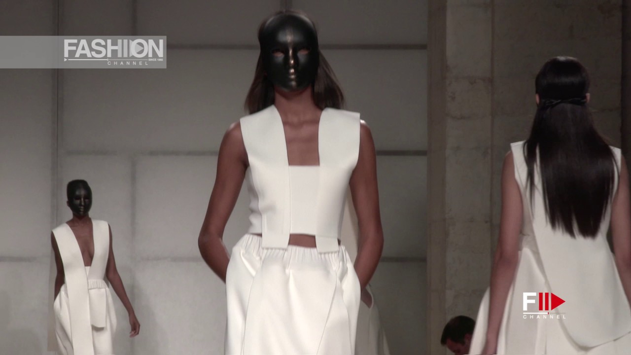 CàTIA MOREIRA | SANGUE NOVO at ModaLisboa Spring Summer 2017 by Fashion ...