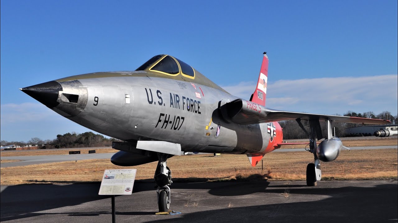 Walk Around- Hickory Aviation Museum’s F-105 Thunderchief - YouTube