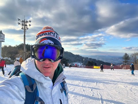 Join me for a ski run at Muju Deogyusan Resort in South Korea!