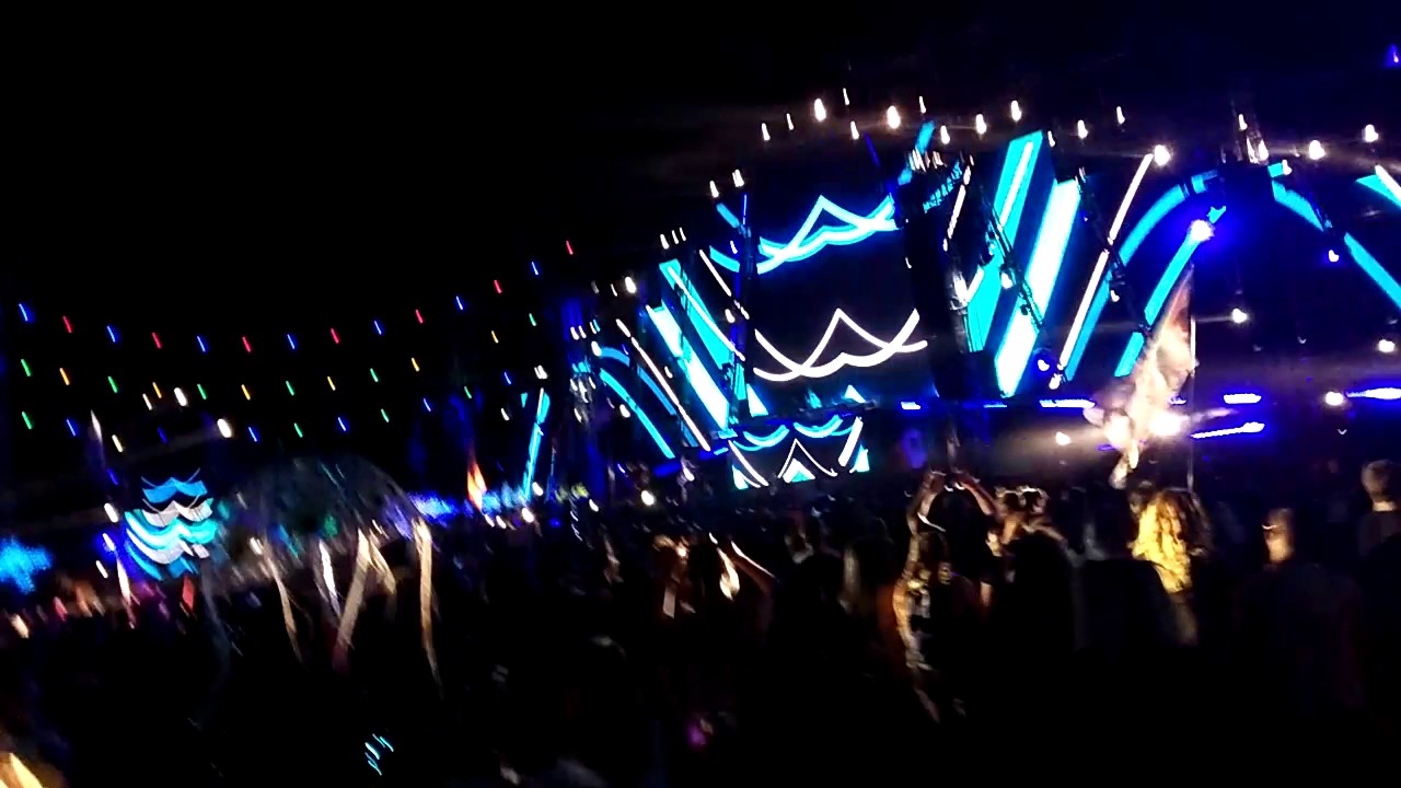 Rabbit in the moon! - YouTube