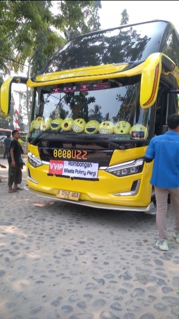 BUS BEE BASURI PANTAI LAGUNDI #busmania #tolelet - YouTube