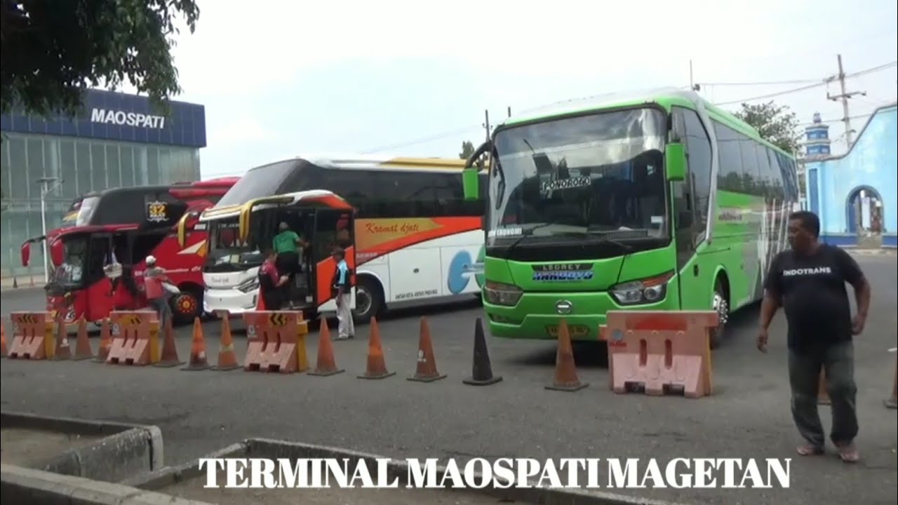Parkir Barat Bus TERMINAL MAOSPATI MAGETAN - YouTube