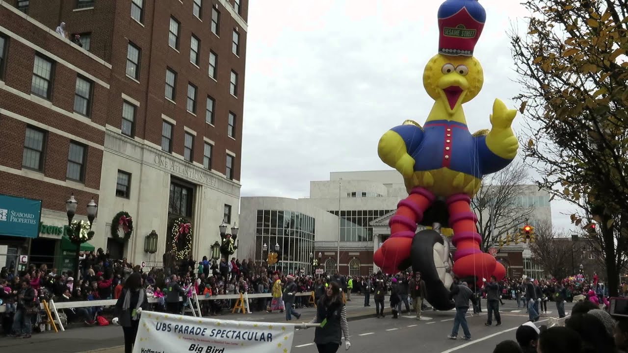 Big Bird Balloon ~ The 2015 UBS Parade Spectacular - YouTube