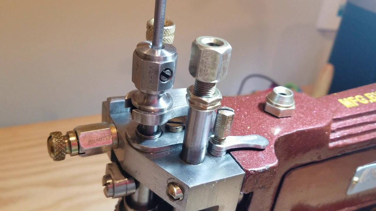 Oil maintenance for your chain stitch embroidery machine - YouTube