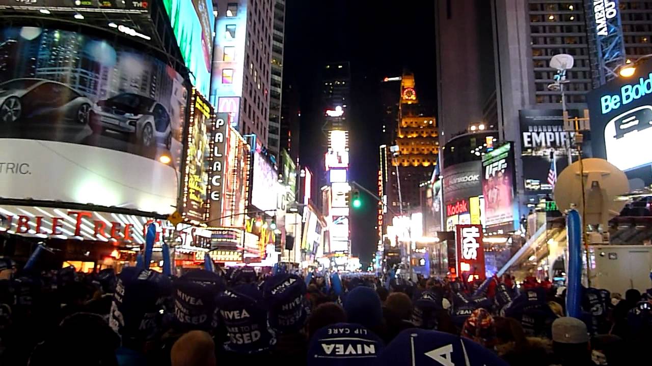 2012 Times Square Cee Lo Green - Imagine (Live) - YouTube
