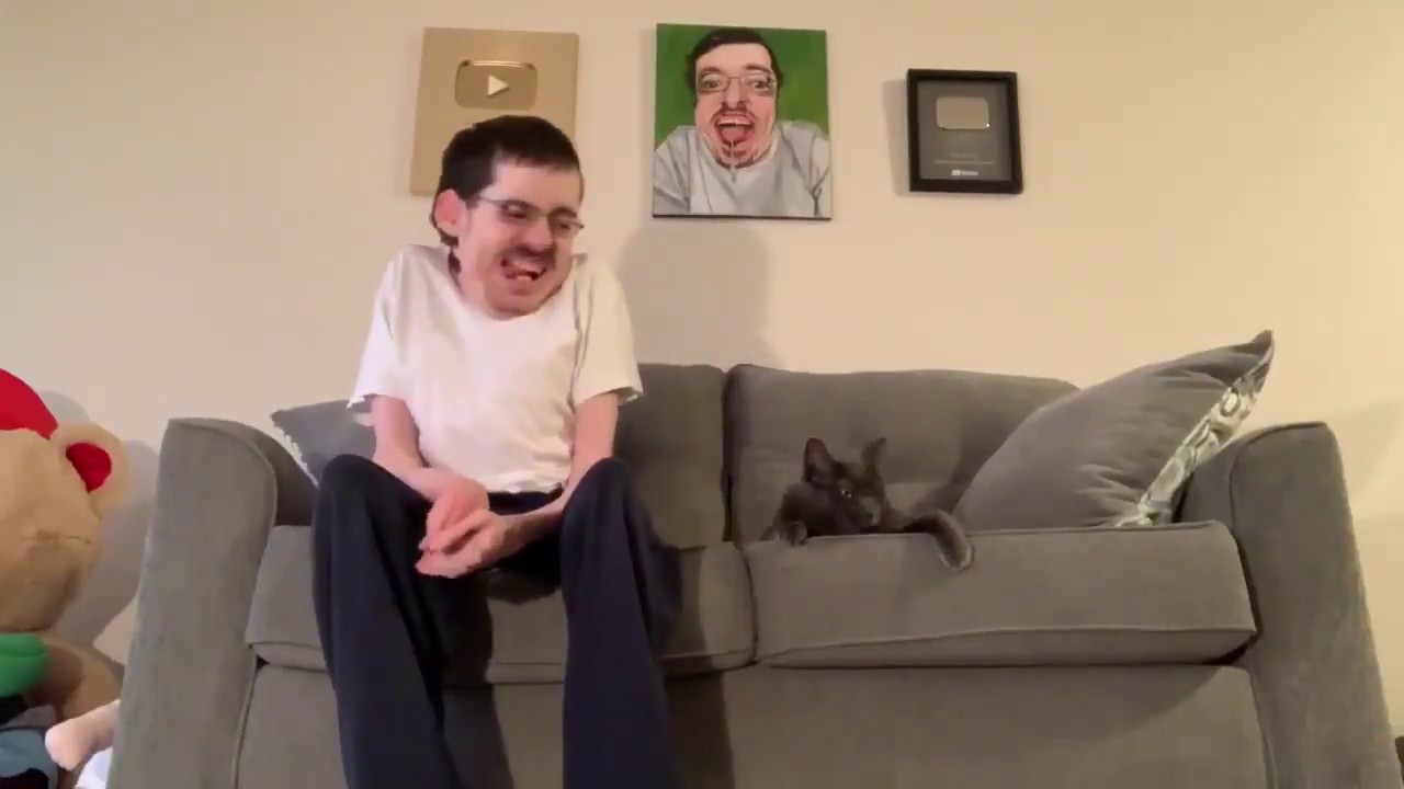 PICKING ON MY GF 🐱 - Ricky Berwick - YouTube
