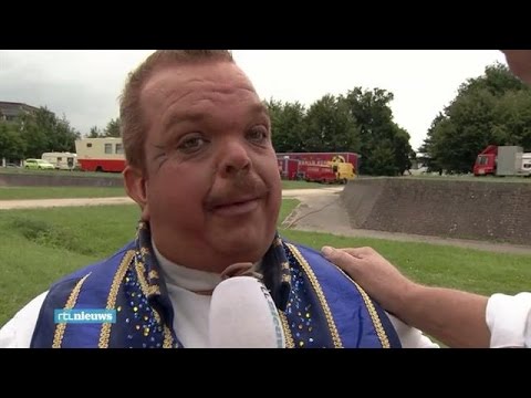 Problemen Circus Renz: 'Ik ben een clown, maar sta - RTL NIEUWS - YouTube
