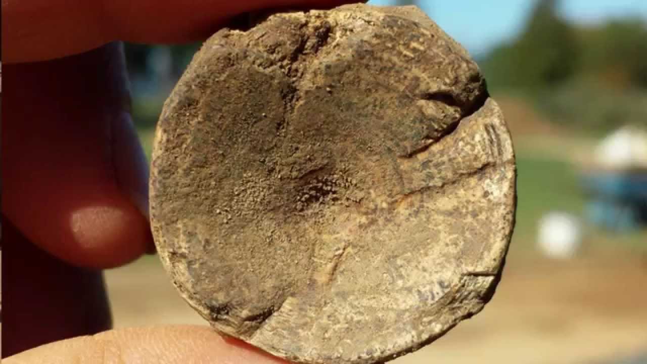 The pit feature is beginning to take shape - YouTube