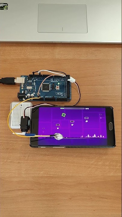 #arduino joue à geometry dash #arduinoproject #mobilegaming #electronic #shorts - YouTube