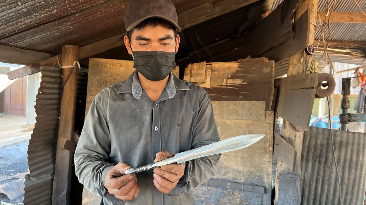 A Very Beautiful Spear Made From Rebar. - YouTube