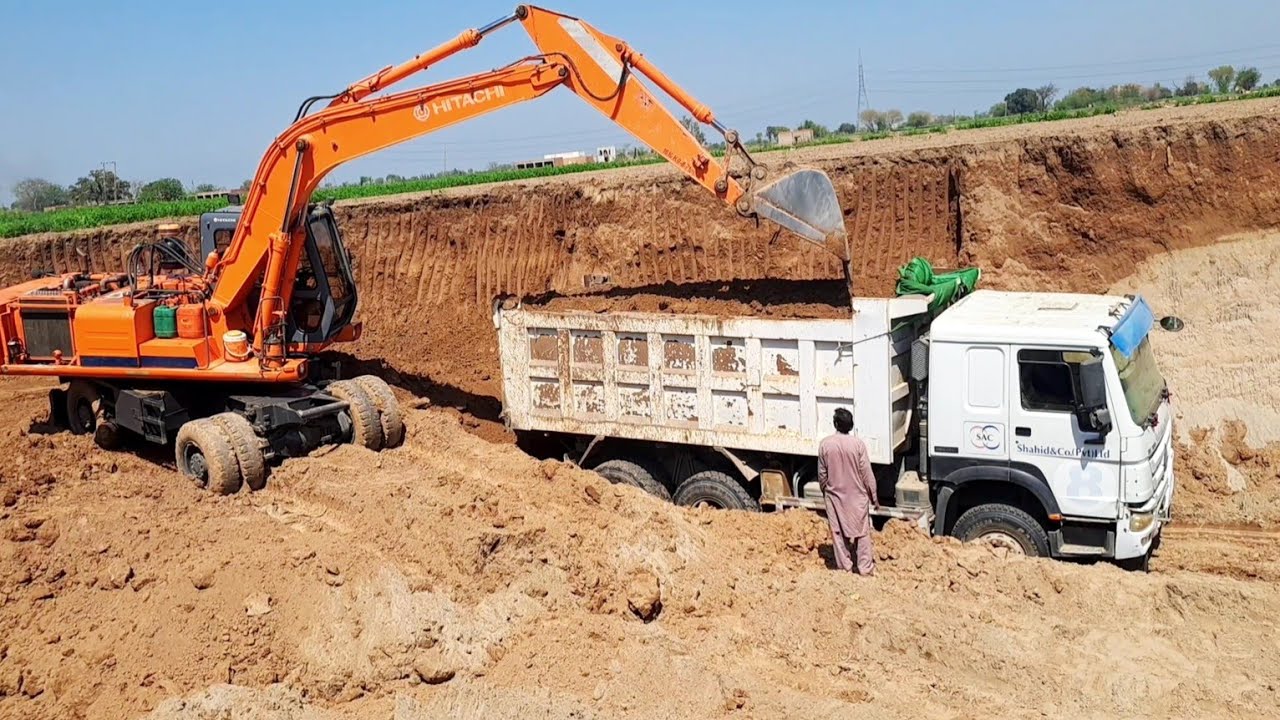 Jcb Hatichi 170W3 Loading Mud in Truck 🚚 |Mega JCB Excavator fully ...