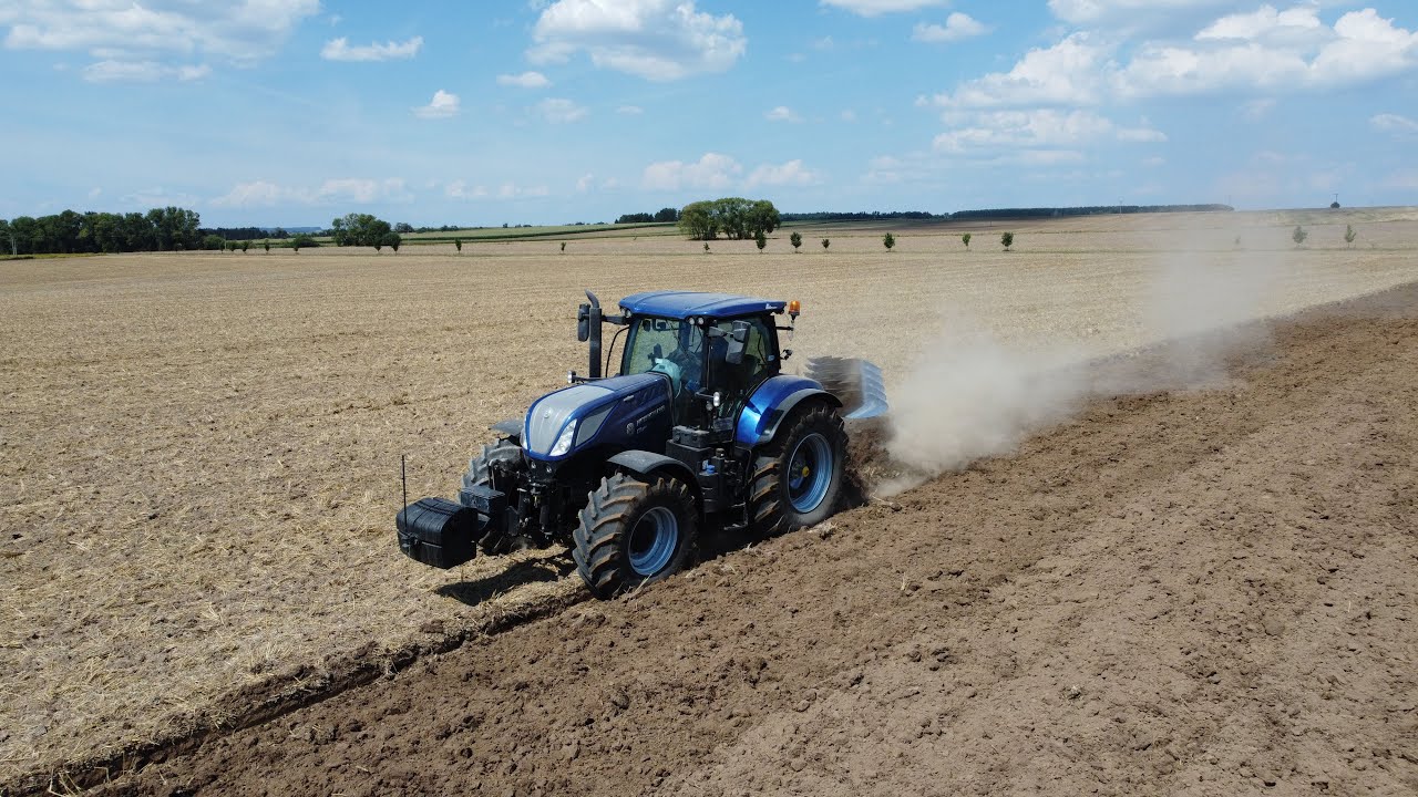 New holland T7.270 Blue Power Rodinná farma Ivo Hlaváček - YouTube