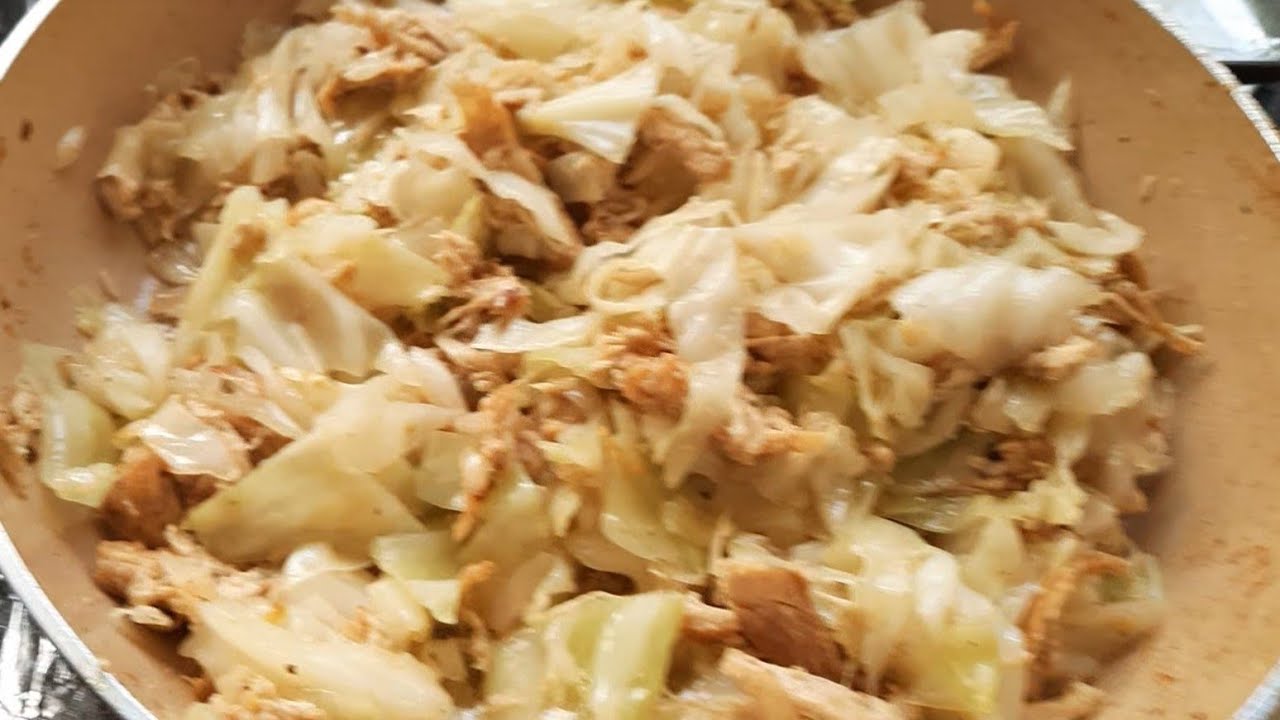 HOW TO COOK DELICIOUS CABBAGE WITH CHICKEN // Daripa BALAWAG - YouTube