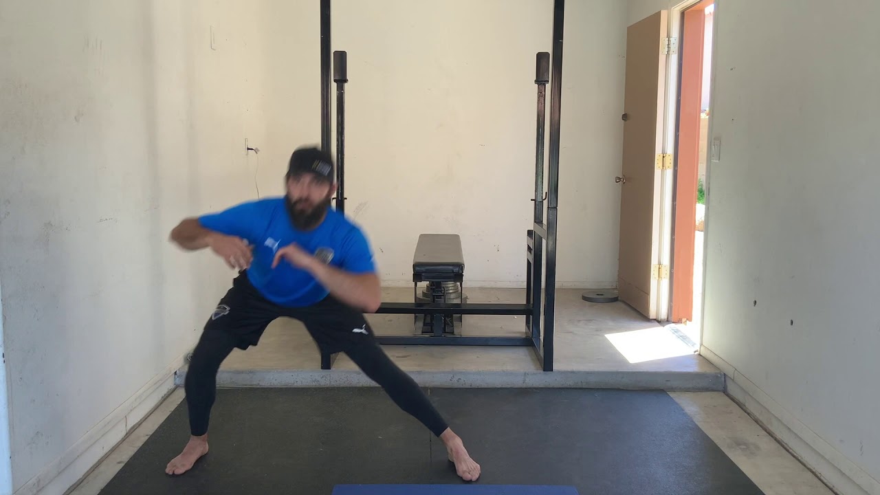 Dynamic Stretch: Side Lunge to Curtsy Lunge - YouTube