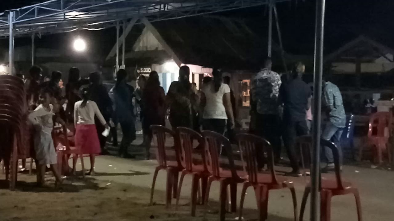 TARI LALA KHAS DESA BULI HALMAHERA TIMUR - YouTube