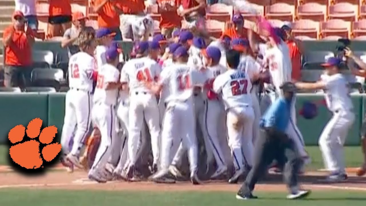Clemson's Grayson Byrd Hits Walk-Off Home Run - YouTube