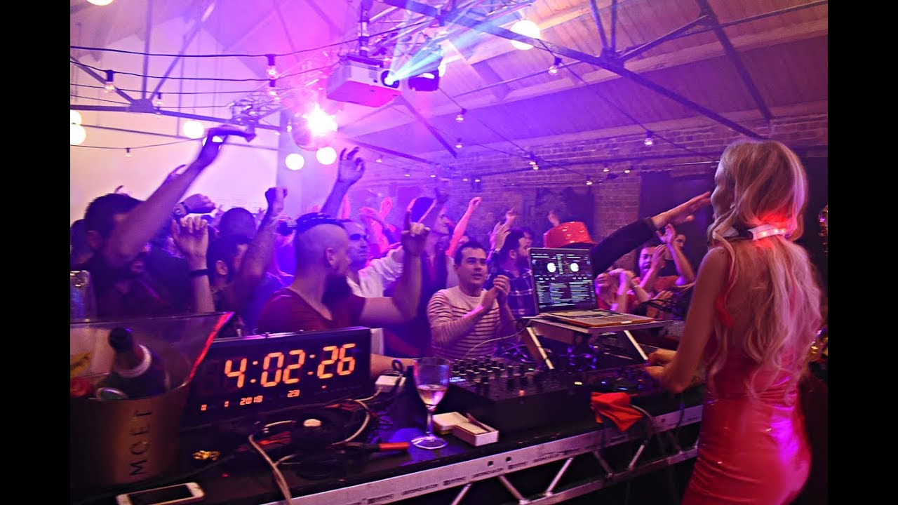 Dj Fabrizia Dropping I Feel by David Morales - YouTube