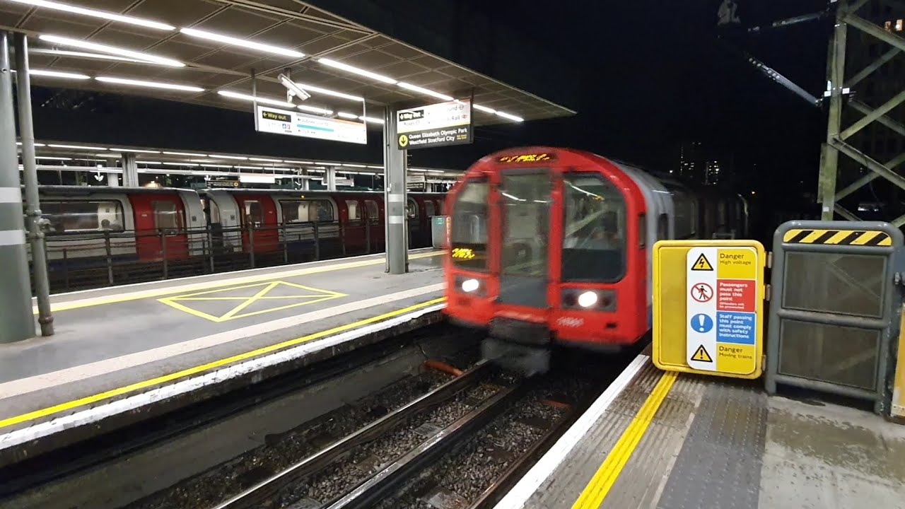 2 Central Line 1992 Stock Trains At Stratford - YouTube