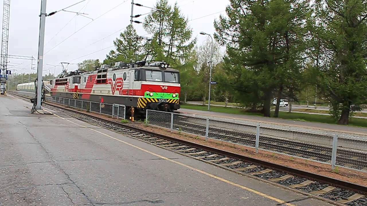 VR Class Sr1 3002 and 3063 at Rovaniemi station - YouTube
