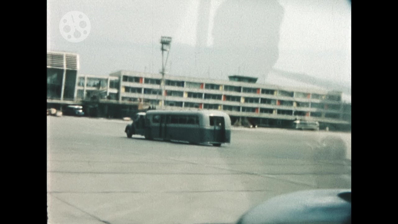 1964 - Anflug und Landung Flughafen Wien - Vienna International Airport ...