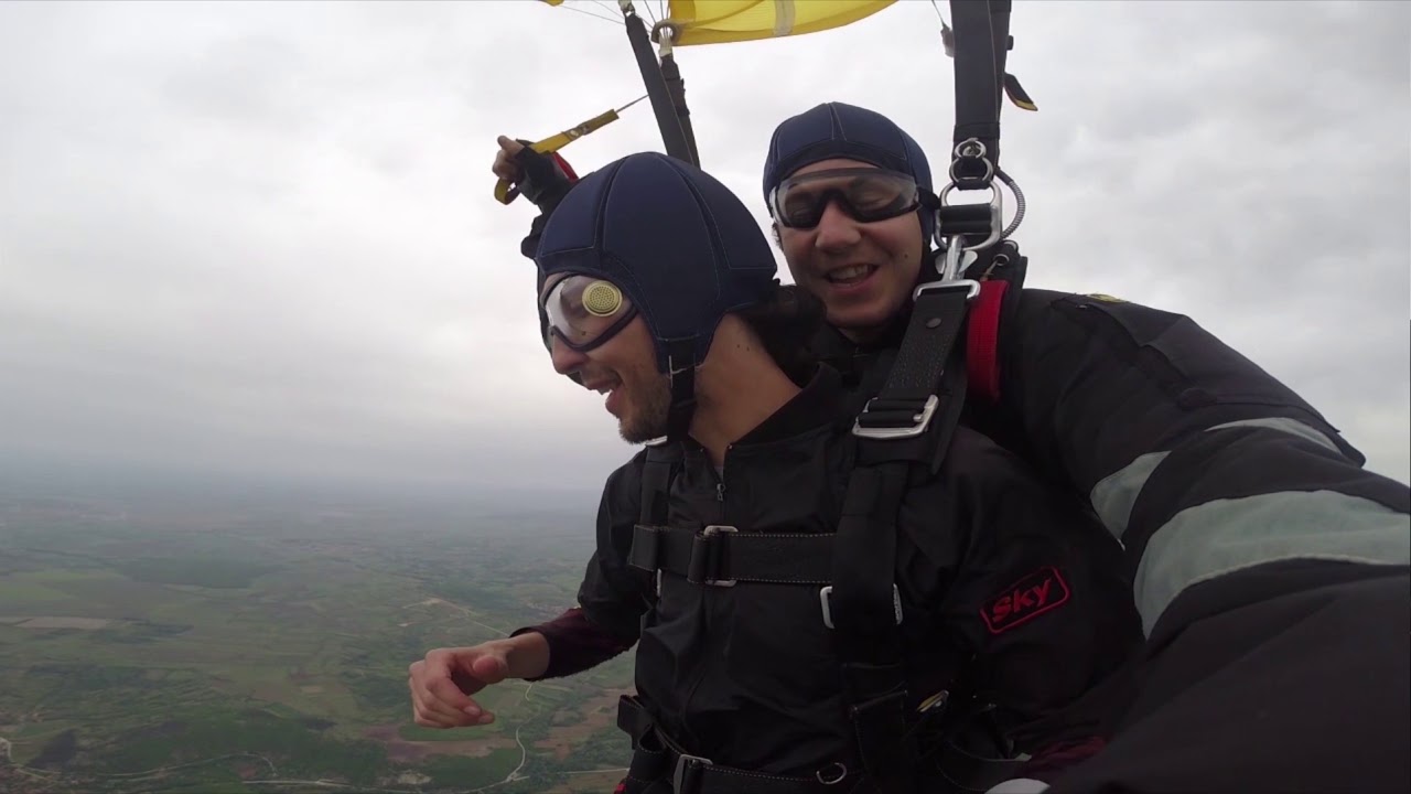 Tandem skok - YouTube