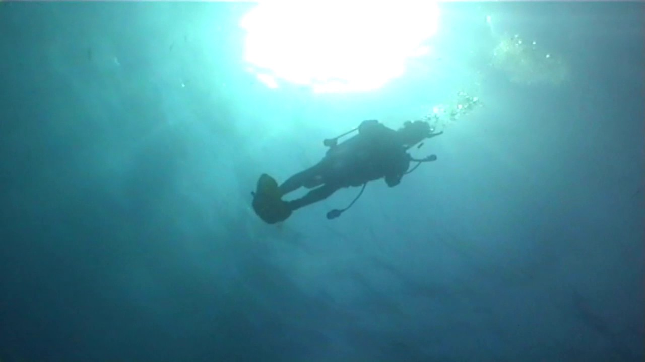 DIVERS 21 01 ASCENDING (7 sec) - YouTube