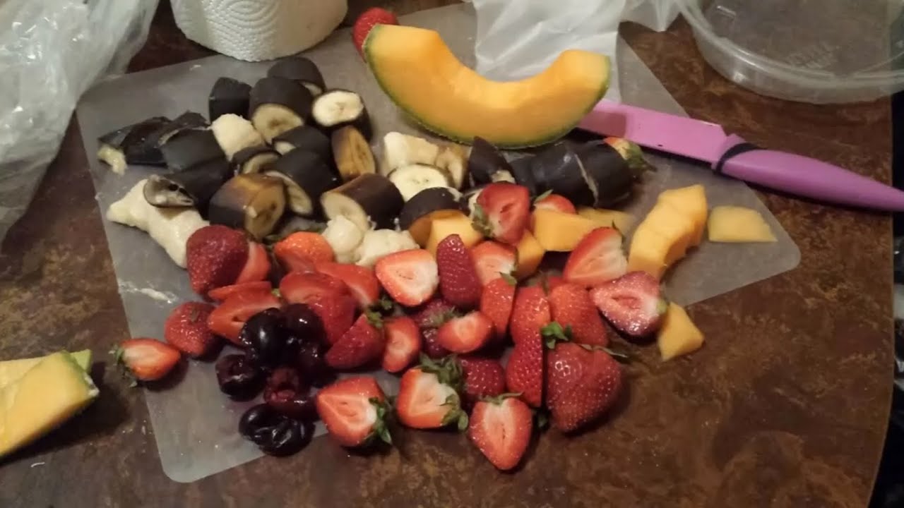 How to Make Fermented Fruit Juice (FFJ): Organic Fertilizer for ...